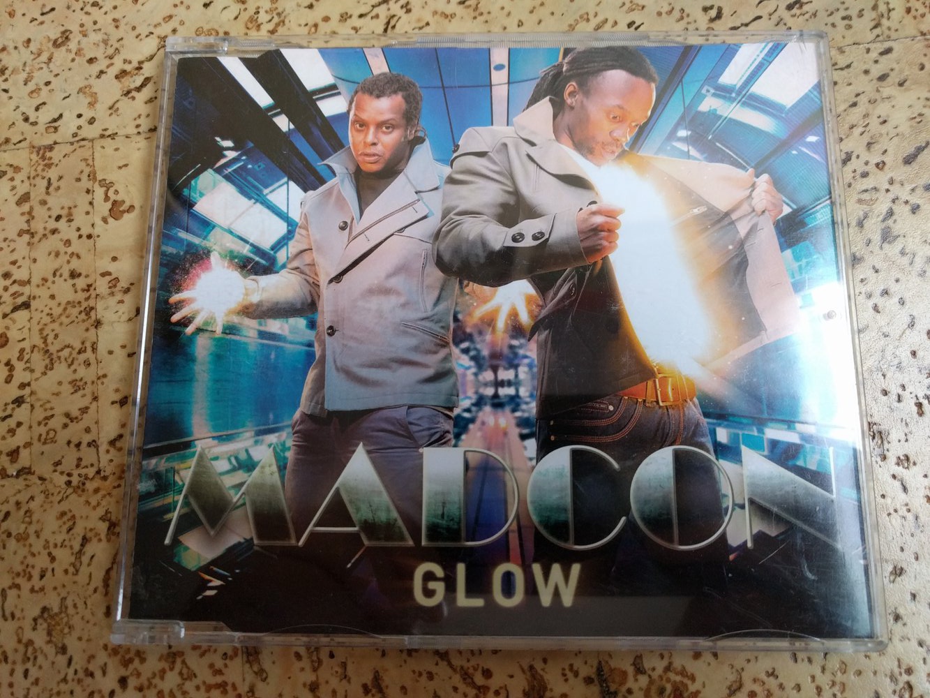 Madcon Glow :: Kleiderkorb.de