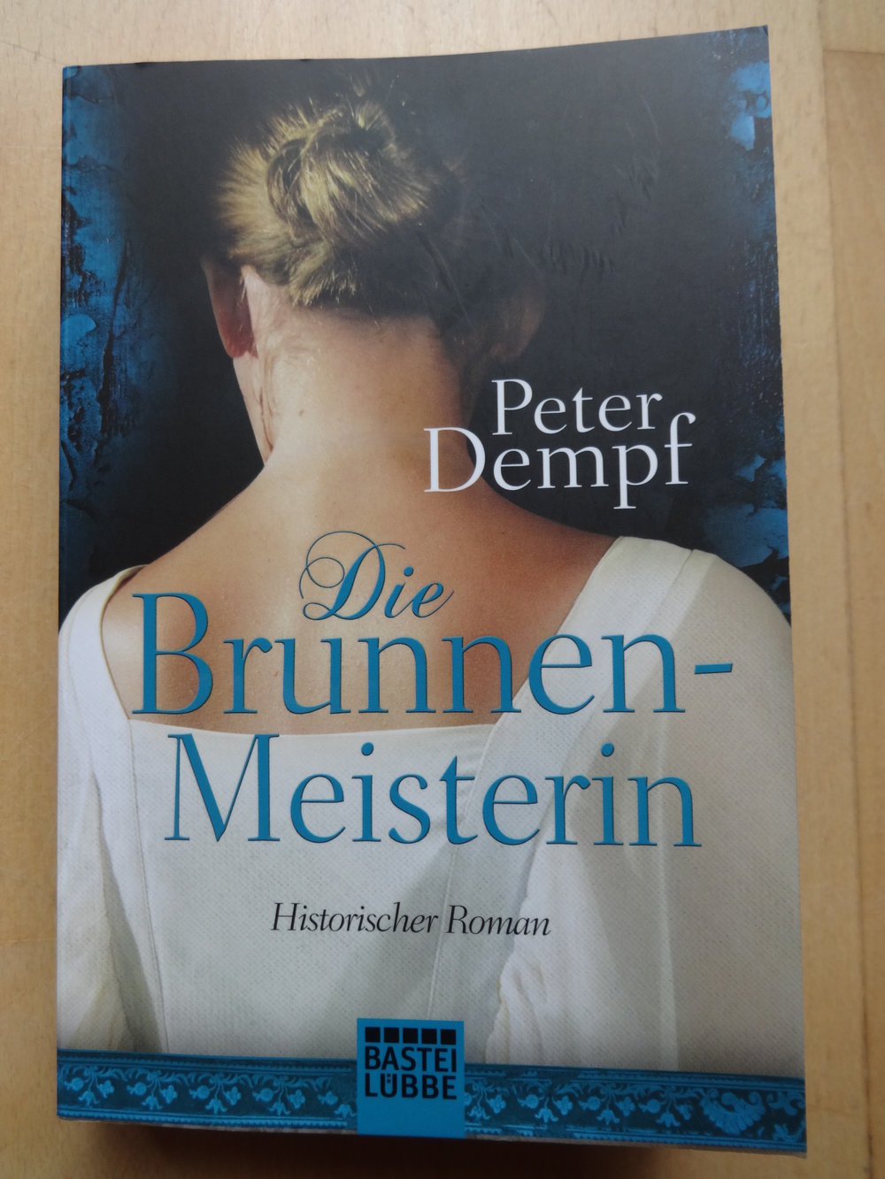 Die Brunnenmeisterin von Peter Dempf :: Kleiderkorb.de