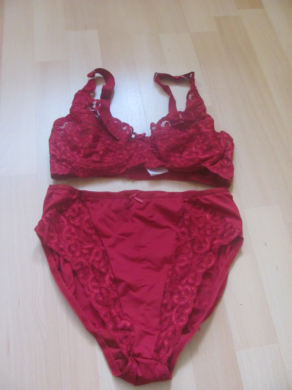 - Set BH Größe 85 D und Slip Größe 44/46 :: Kleiderkorb.de