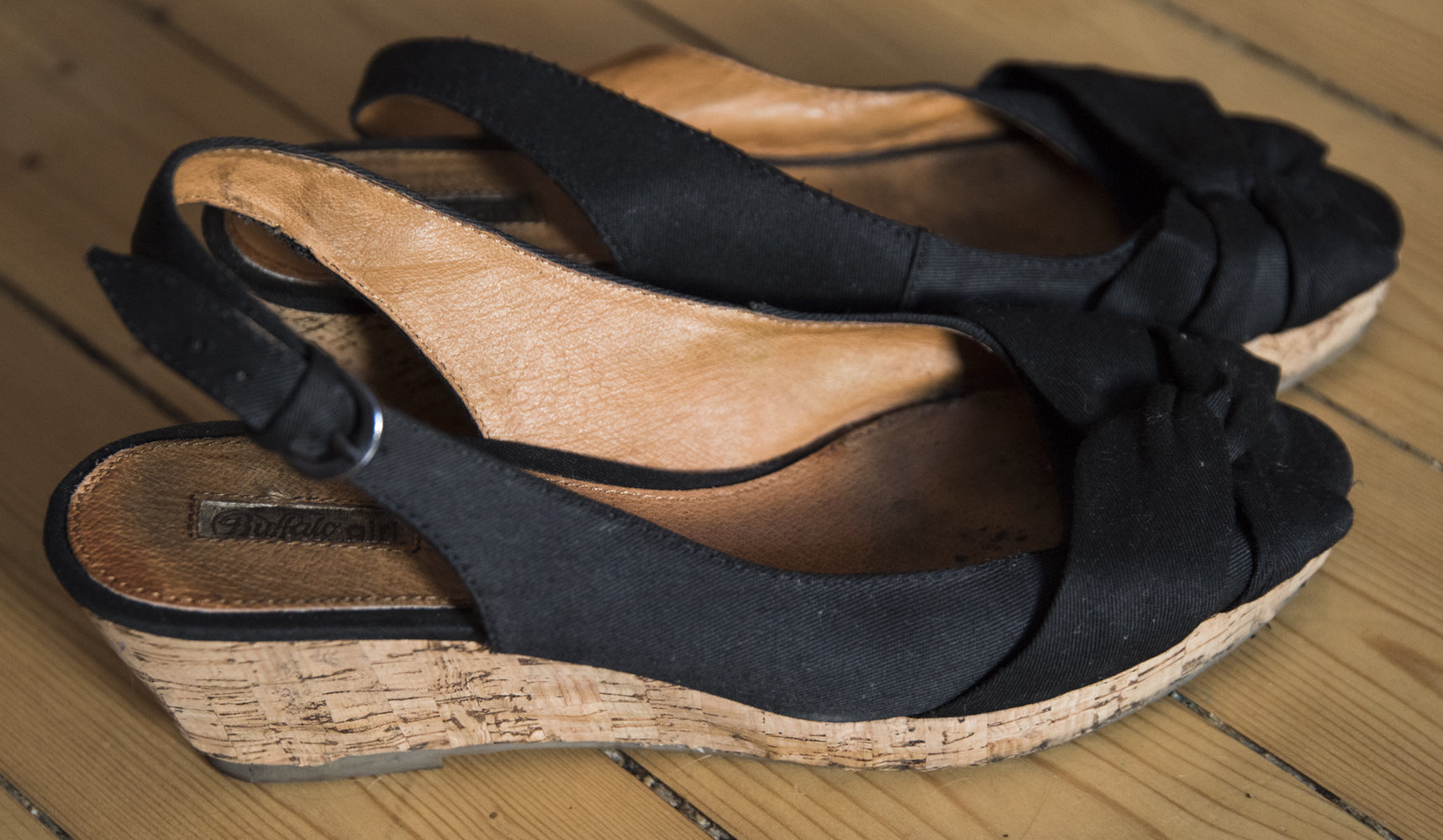 Buffalo Wedges Peeptoes :: Kleiderkorb.de