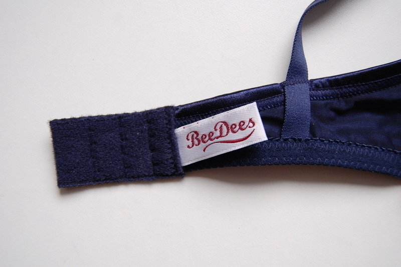 Beedees - Dunkelblauer Bügel BH :: Kleiderkorb.de